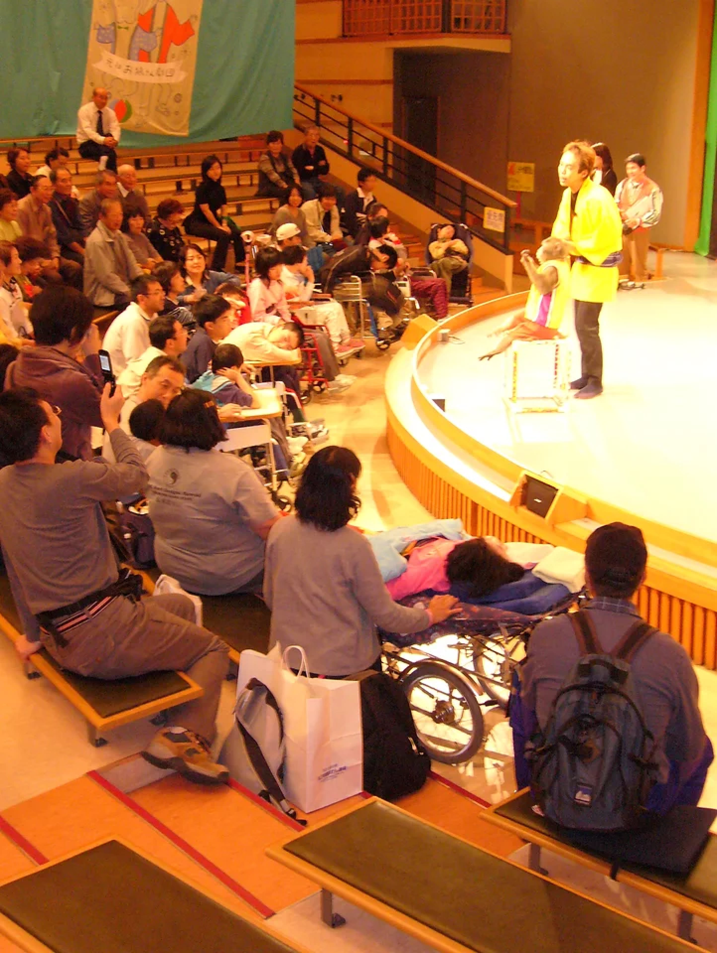 劇場紹介｜阿蘇猿まわし劇場